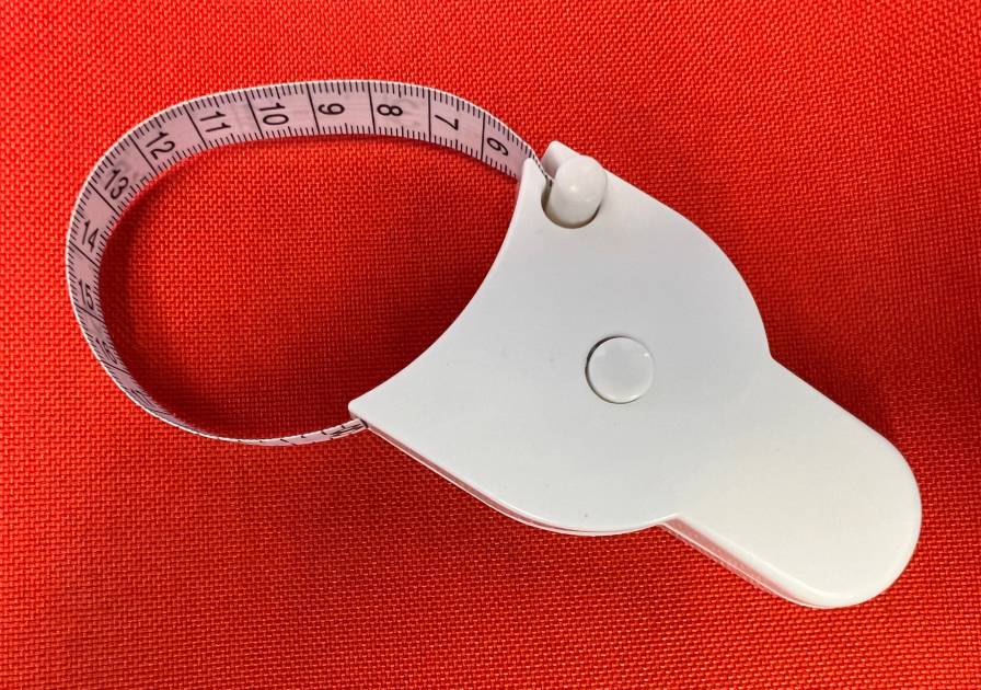 Automatic Tape Measure | Notions | PacCana Enterprises